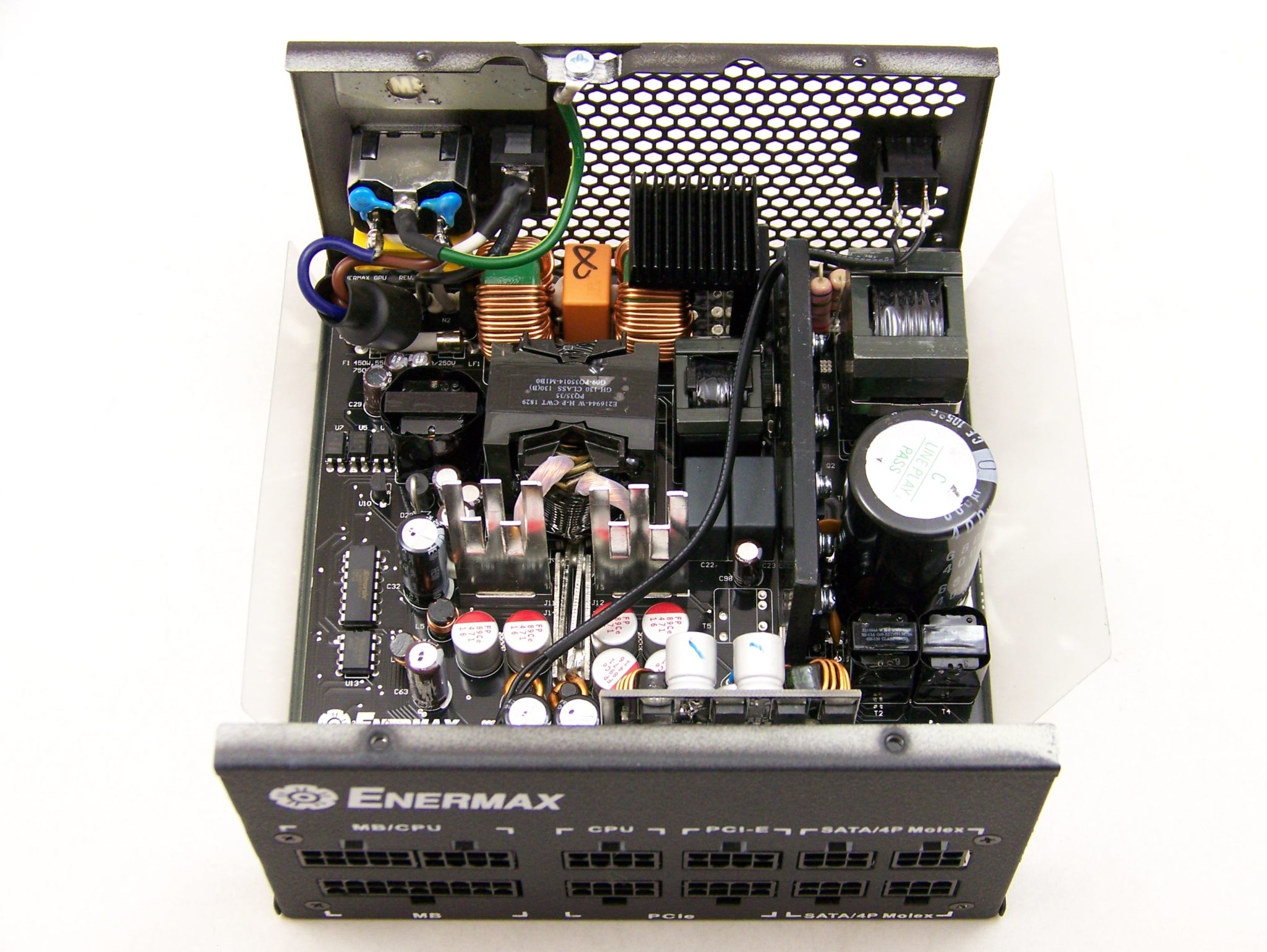 Enermax REVOLUTION DF 850W Power Supply Review - Page 3 of 7