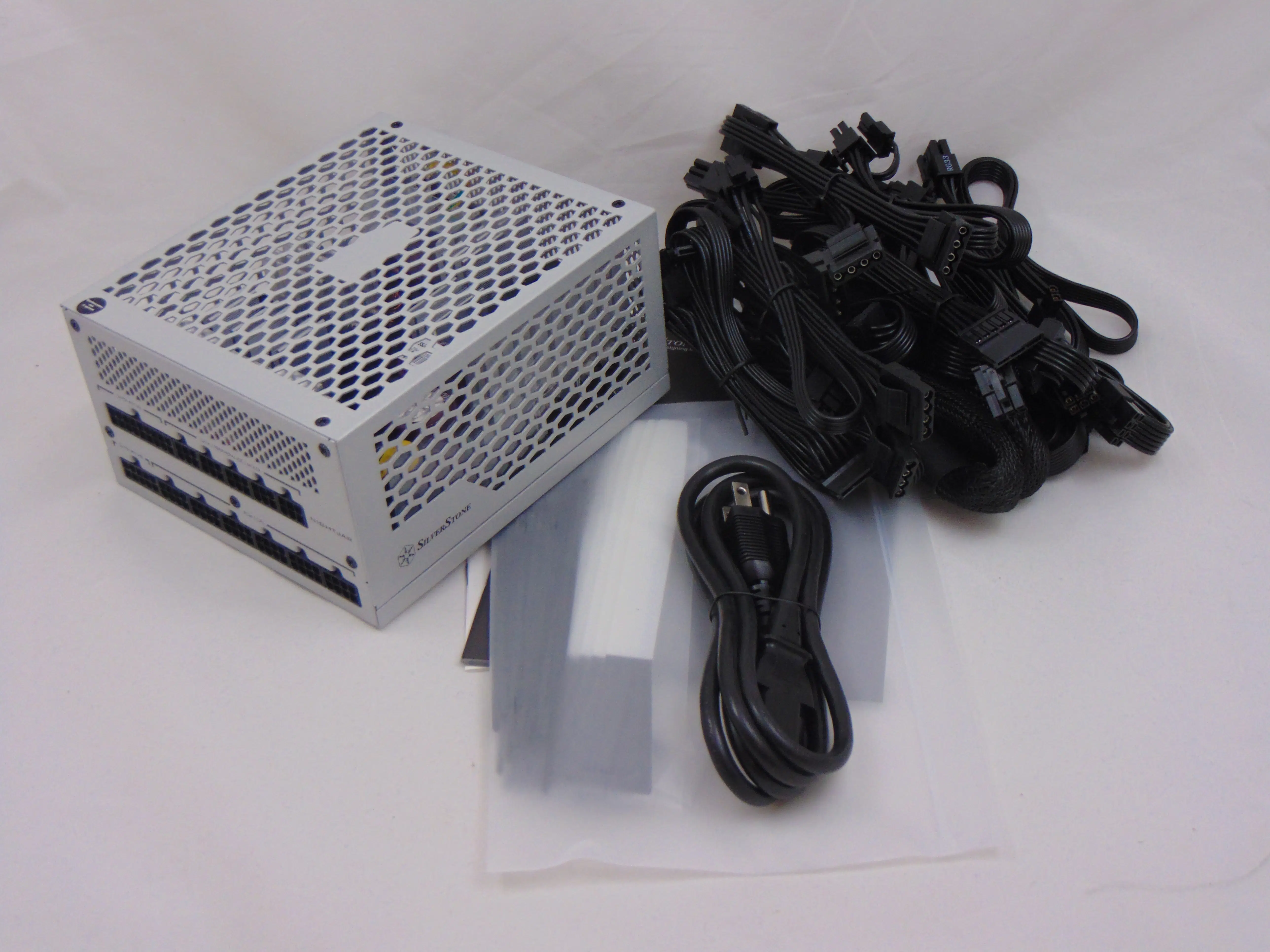 SilverStone Nightjar NJ700 700W Fanless Power Supply Review - Page 2 of 7
