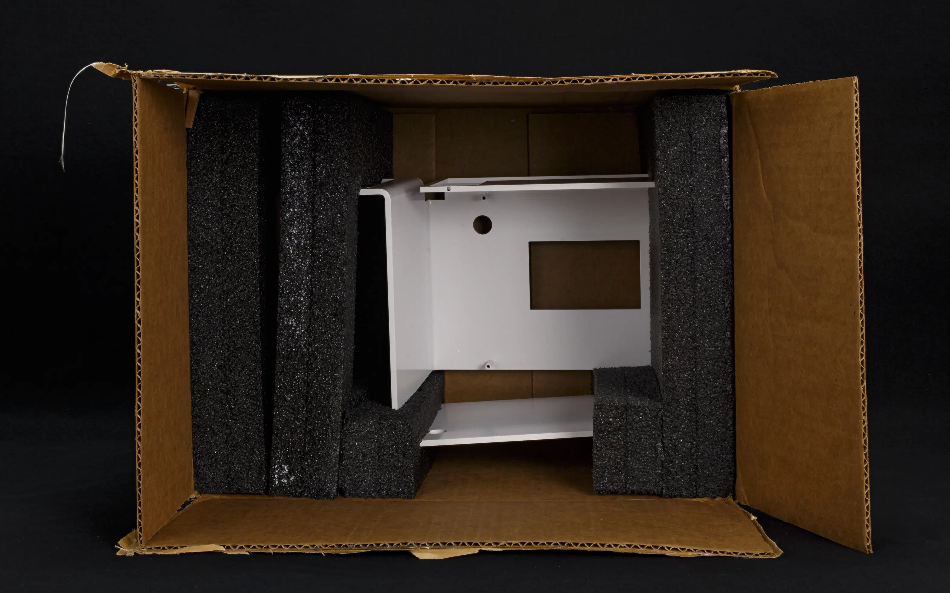 Yuel Beast Motif Monument ITX Case Review - Page 2 of 5