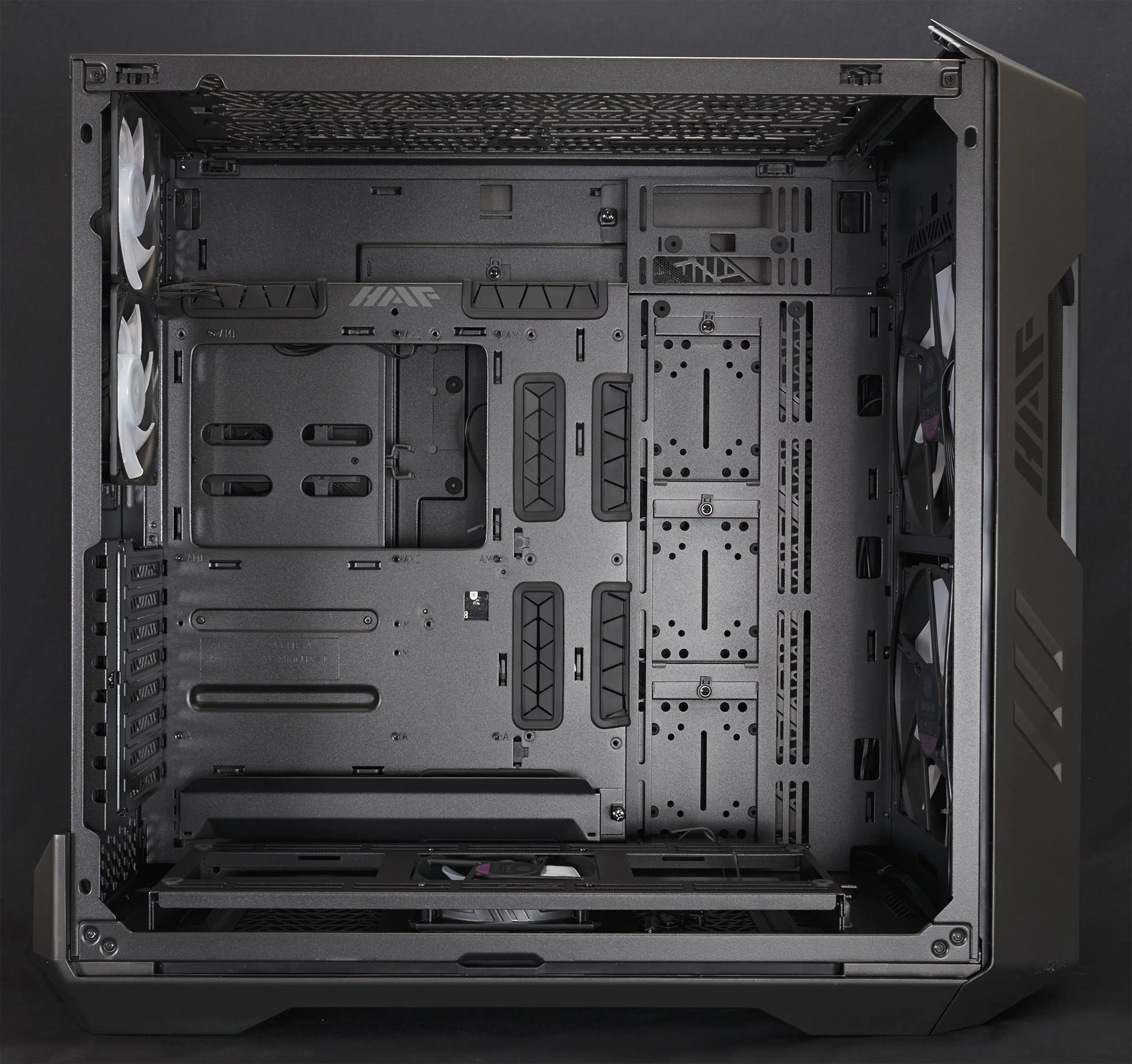 Cooler Master HAF 700 Black Case Review - Page 2 of 5
