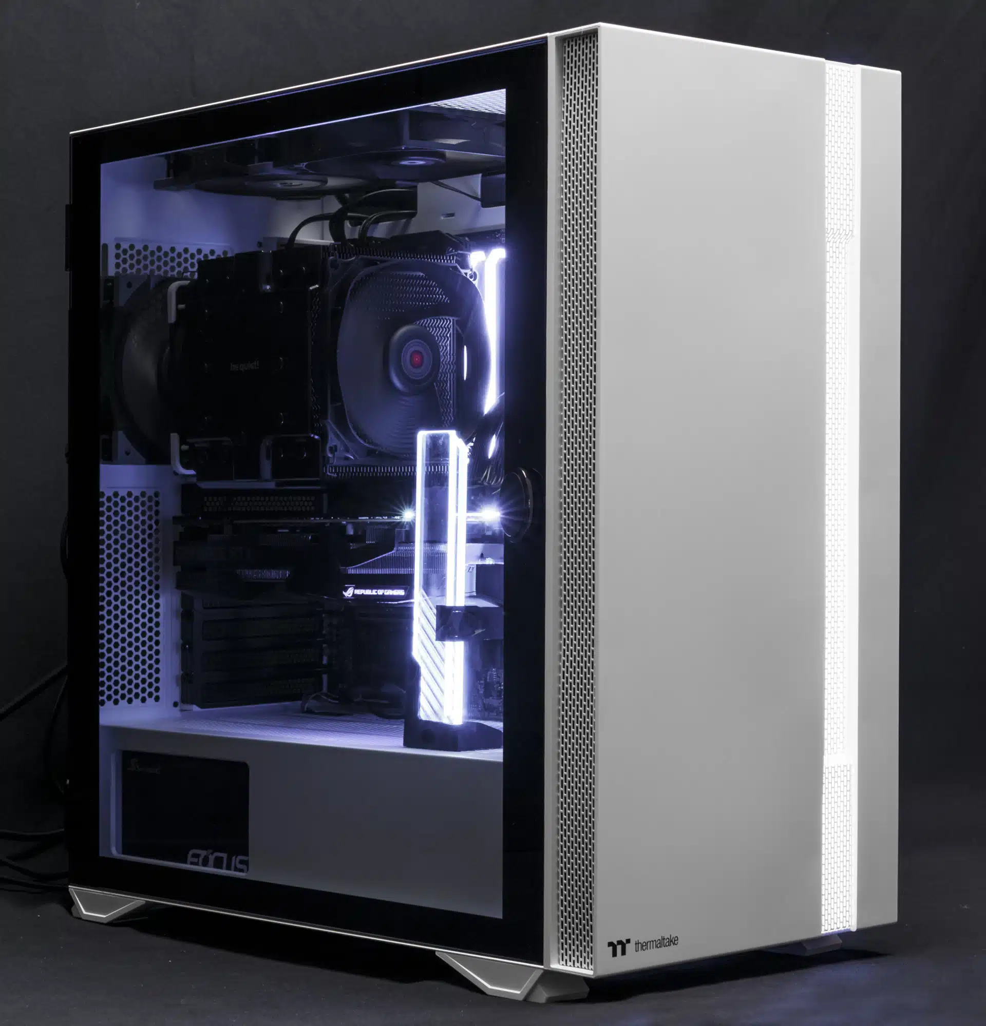 Thermaltake H700 TG Snow Series Case Review